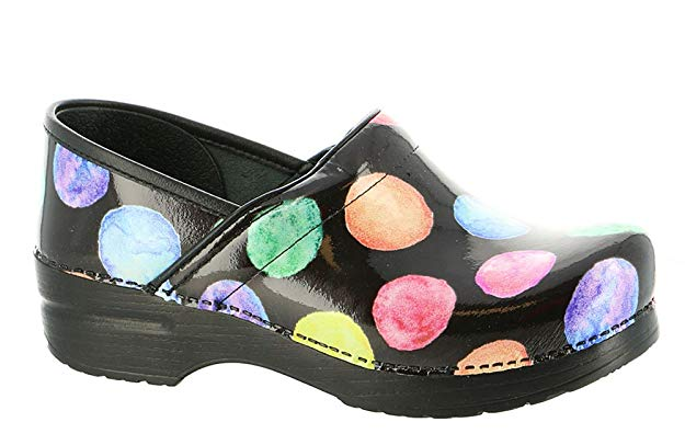 50+ Best Nursing Shoes For Women – Clogs, Sneakers, Stylish, And Cute!